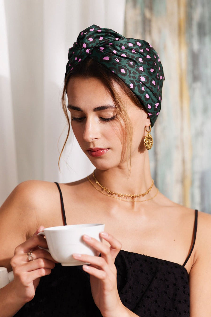 Turban Facile à nouer - Motif léopard vert et rose – Indira de paris